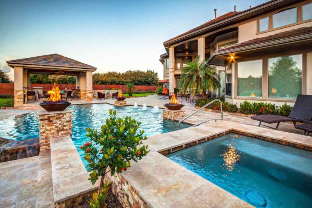 Attractive Pool Designs in Thousand Oaks